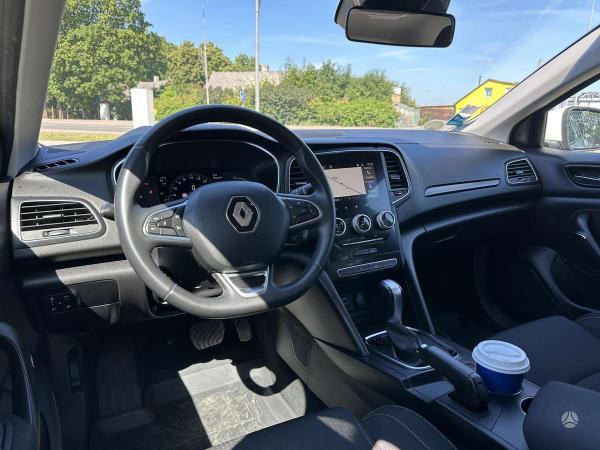 White Renault Megane 2021 in Taurage, with an engine capacity of 1.46 L and mileage of 230 thousand km for 7300 €, photo 10 on AUTOMOTO.COM.LV