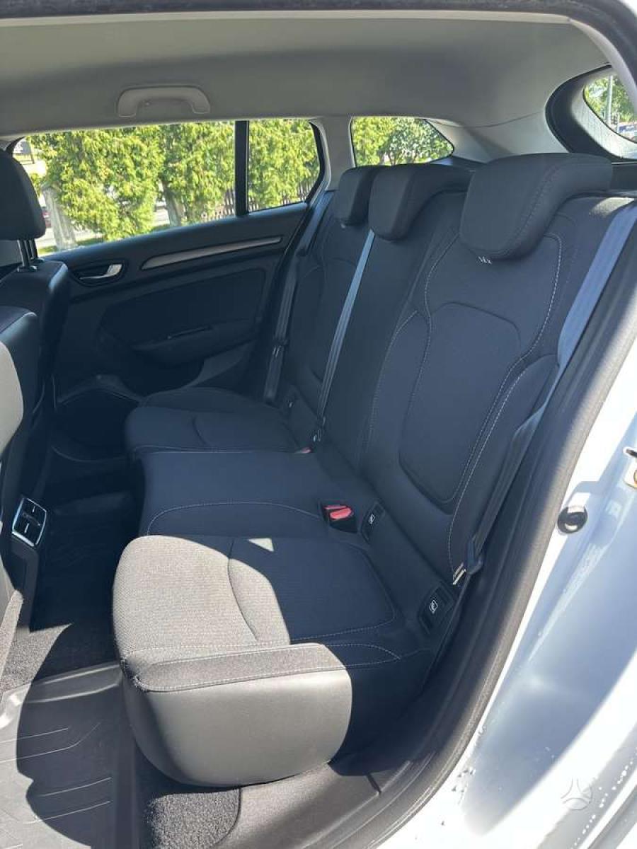 Balts Renault Megane 2021 Tauragė, ar dzinēja tilpumu 1.46 L un nobraukumu 230 tūkst. km par 7300 €, foto 19 vietnē AUTOMOTO.COM.LV