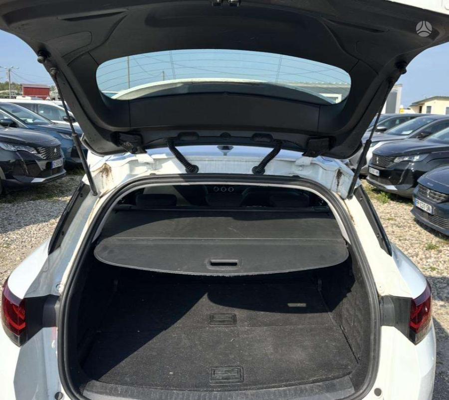 Balts Renault Megane 2021 Viļņa, ar dzinēja tilpumu 1.46 L un nobraukumu 155 tūkst. km par 10405 €, foto 8 vietnē AUTOMOTO.COM.LV