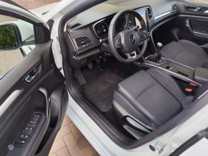 White Renault Megane 2021 in Kalvarija, with an engine capacity of 1.46 L and mileage of 140 thousand km for 12403 €, photo 8 on AUTOMOTO.COM.LV