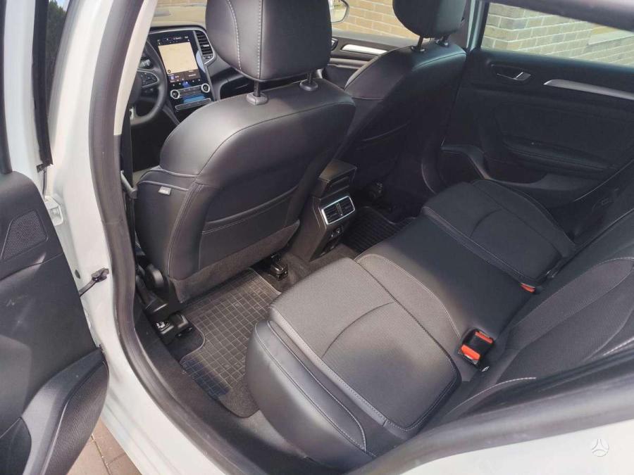 White Renault Megane 2021 in Kalvarija, with an engine capacity of 1.46 L and mileage of 140 thousand km for 12403 €, photo 9 on AUTOMOTO.COM.LV