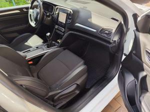 White Renault Megane 2021 in Kalvarija, with an engine capacity of 1.46 L and mileage of 140 thousand km for 12403 €, photo 11 on AUTOMOTO.COM.LV