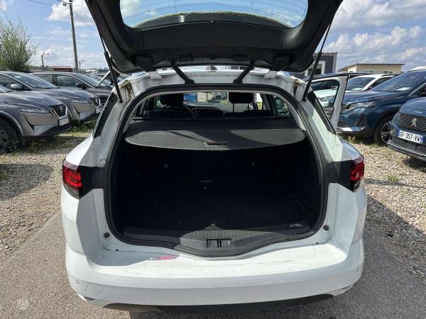 Renault Megane 2021 Viļņa vietnē Balts Renault Megane 2021 Viļņa, ar dzinēja tilpumu 1.46 L un nobraukumu 156 tūkst. km par 10405 €, foto 7 vietnē AUTOMOTO.COM.LV