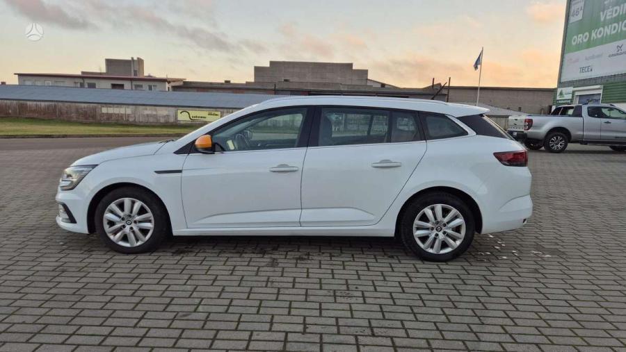 White Renault Megane 2022 in Taurage, with an engine capacity of 1.46 L and mileage of 257 thousand km for 8500 €, photo 4 on AUTOMOTO.COM.LV