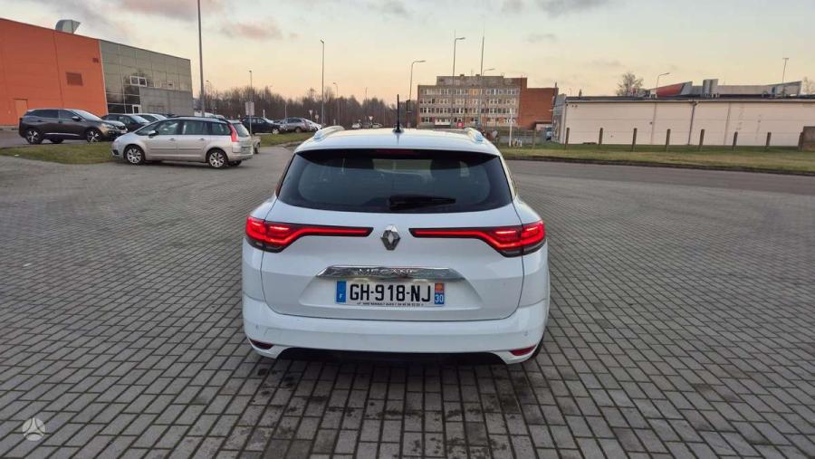 White Renault Megane 2022 in Taurage, with an engine capacity of 1.46 L and mileage of 257 thousand km for 8500 €, photo 12 on AUTOMOTO.COM.LV