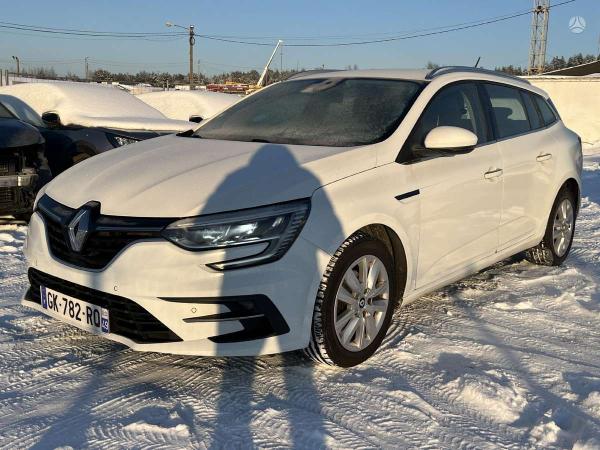White Renault Megane 2022 in Vilnius, with an engine capacity of 1.46 L and mileage of 146 thousand km for 11132 €, photo 3 on AUTOMOTO.COM.LV