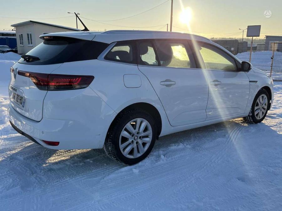 White Renault Megane 2022 in Vilnius, with an engine capacity of 1.46 L and mileage of 146 thousand km for 11132 €, photo 6 on AUTOMOTO.COM.LV