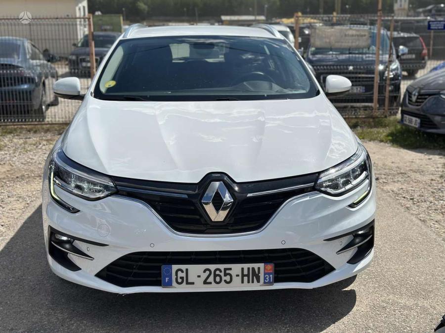 White Renault Megane 2022 in Vilnius, with an engine capacity of 1.46 L and mileage of 199 thousand km for 10889 €, photo 3 on AUTOMOTO.COM.LV