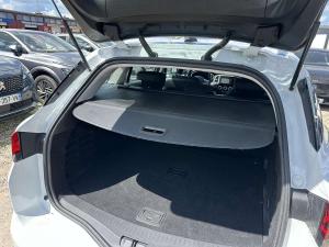 White Renault Megane 2022 in Vilnius, with an engine capacity of 1.46 L and mileage of 199 thousand km for 10889 €, photo 8 on AUTOMOTO.COM.LV