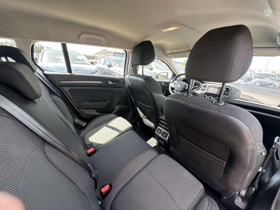 White Renault Megane 2022 in Vilnius, with an engine capacity of 1.46 L and mileage of 199 thousand km for 10889 €, photo 17 on AUTOMOTO.COM.LV