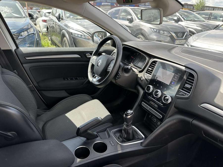 White Renault Megane 2022 in Vilnius, with an engine capacity of 1.46 L and mileage of 199 thousand km for 10889 €, photo 18 on AUTOMOTO.COM.LV
