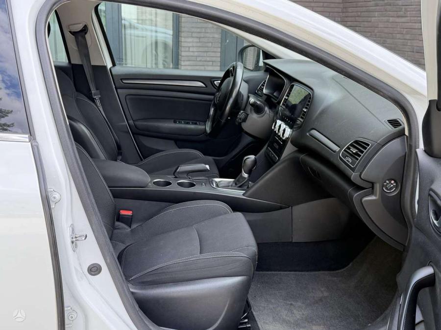 Balts Renault Megane 2022 Viļņa, ar dzinēja tilpumu 1.46 L un nobraukumu 190 tūkst. km par 8300 €, foto 12 vietnē AUTOMOTO.COM.LV
