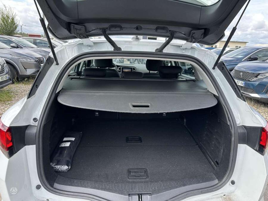 Balts Renault Megane 2022 Viļņa, ar dzinēja tilpumu 1.46 L un nobraukumu 189 tūkst. km par 10284 €, foto 8 vietnē AUTOMOTO.COM.LV