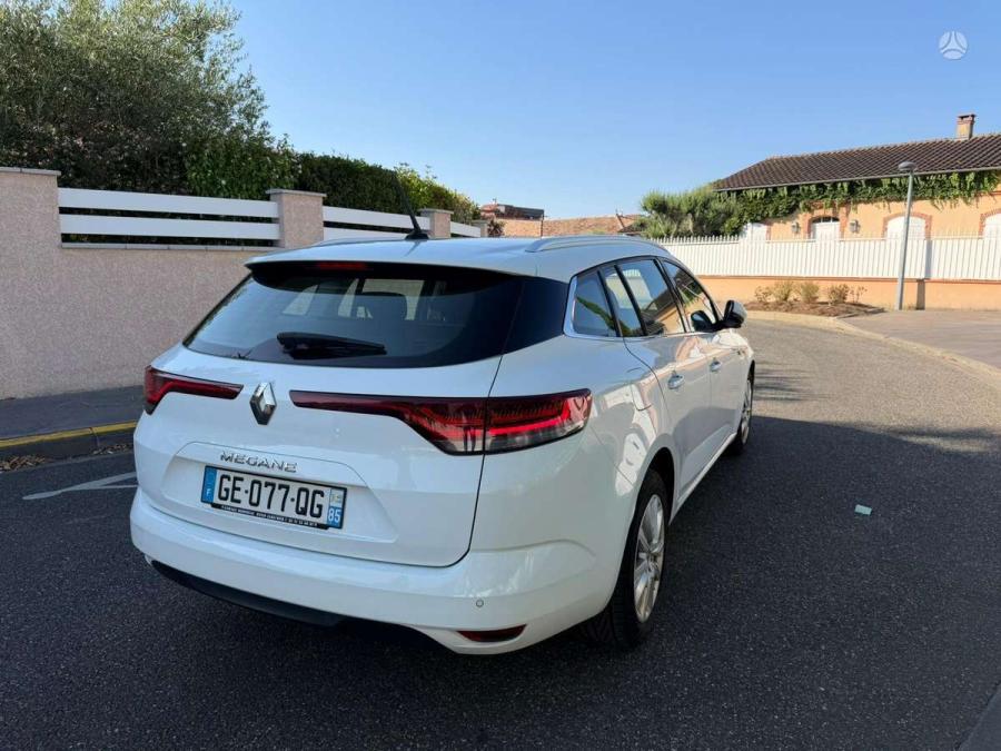 Balts Renault Megane 2022 Viļņa, ar dzinēja tilpumu 1.46 L un nobraukumu 124 tūkst. km par 8250 €, foto 4 vietnē AUTOMOTO.COM.LV