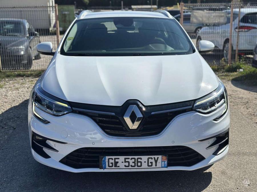 White Renault Megane 2022 in Vilnius, with an engine capacity of 1.46 L and mileage of 186 thousand km for 11252 €, photo 3 on AUTOMOTO.COM.LV