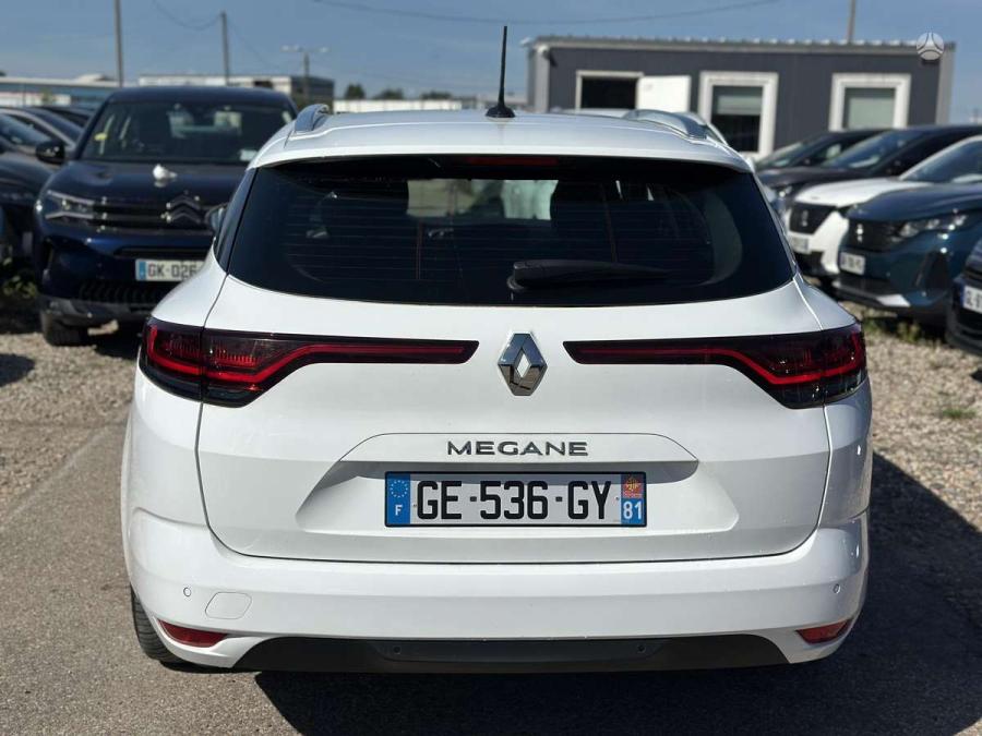White Renault Megane 2022 in Vilnius, with an engine capacity of 1.46 L and mileage of 186 thousand km for 11252 €, photo 6 on AUTOMOTO.COM.LV