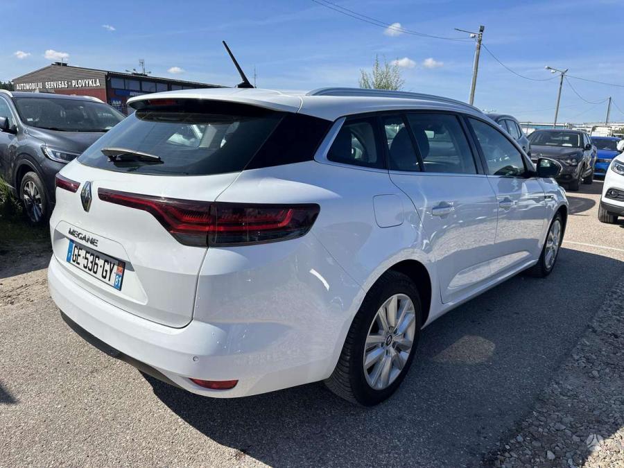 White Renault Megane 2022 in Vilnius, with an engine capacity of 1.46 L and mileage of 186 thousand km for 11252 €, photo 7 on AUTOMOTO.COM.LV