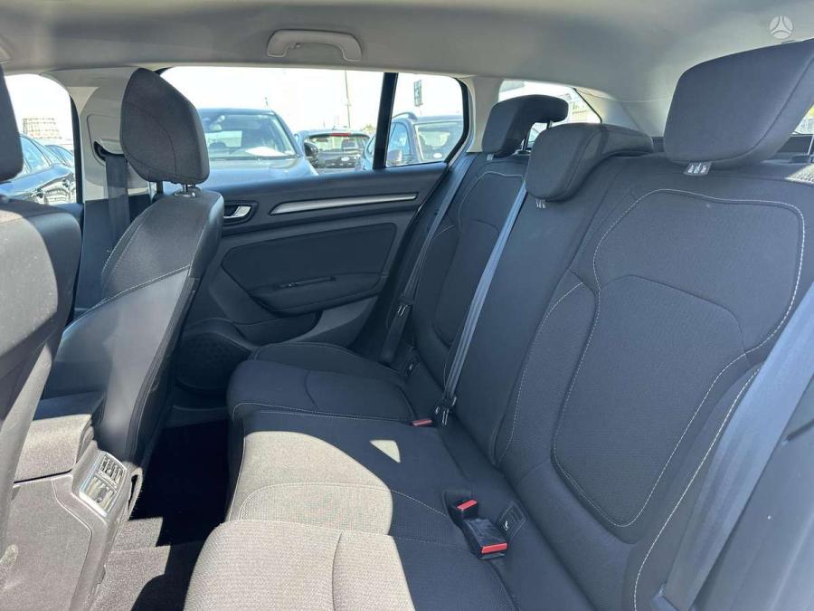 White Renault Megane 2022 in Vilnius, with an engine capacity of 1.46 L and mileage of 186 thousand km for 11252 €, photo 12 on AUTOMOTO.COM.LV