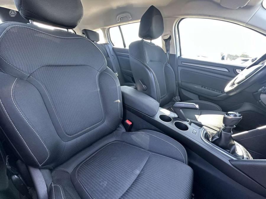 White Renault Megane 2022 in Vilnius, with an engine capacity of 1.46 L and mileage of 186 thousand km for 11252 €, photo 18 on AUTOMOTO.COM.LV