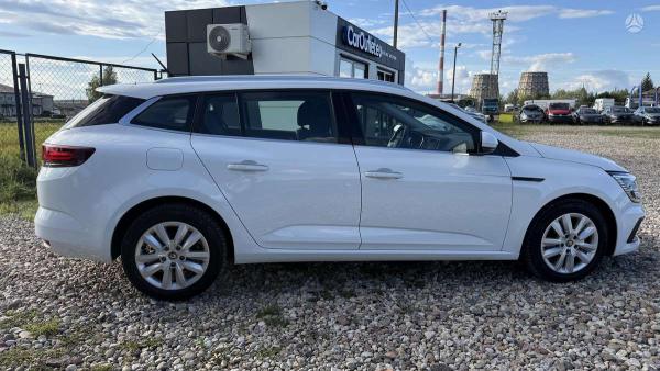 White Renault Megane 2022 in Vilnius, with an engine capacity of 1.46 L and mileage of 200 thousand km for 9559 €, photo 8 on AUTOMOTO.COM.LV