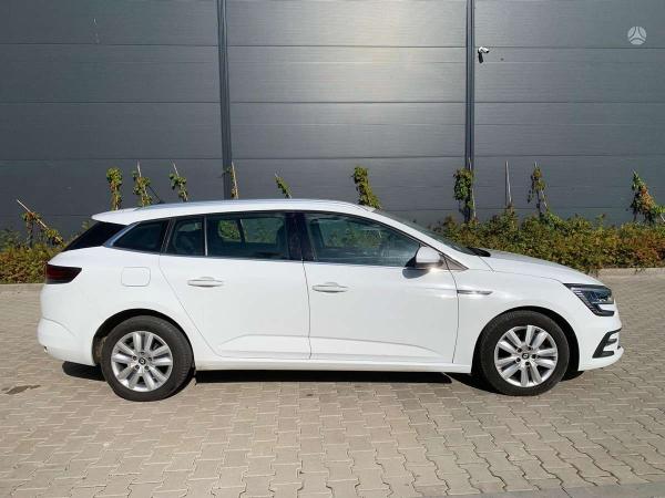 White Renault Megane 2022 in Vilnius, with an engine capacity of 1.46 L and mileage of 214 thousand km for 10527 €, photo 5 on AUTOMOTO.COM.LV