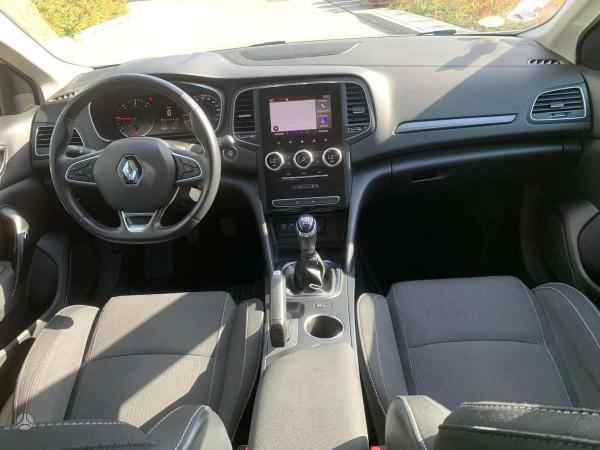 White Renault Megane 2022 in Vilnius, with an engine capacity of 1.46 L and mileage of 214 thousand km for 10527 €, photo 10 on AUTOMOTO.COM.LV