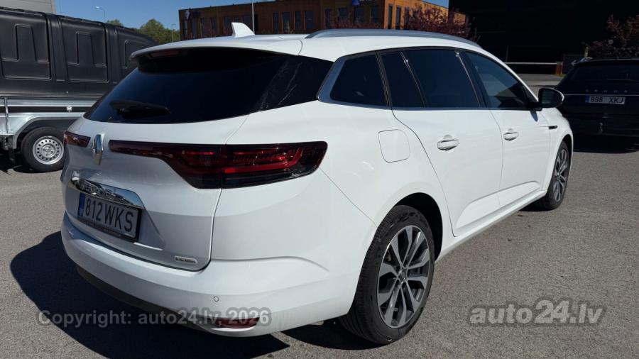 White Renault Megane 2023 in Tallinn, with an engine capacity of 1.30 L and mileage of 45 thousand km for 15490 €, photo 7 on AUTOMOTO.COM.LV