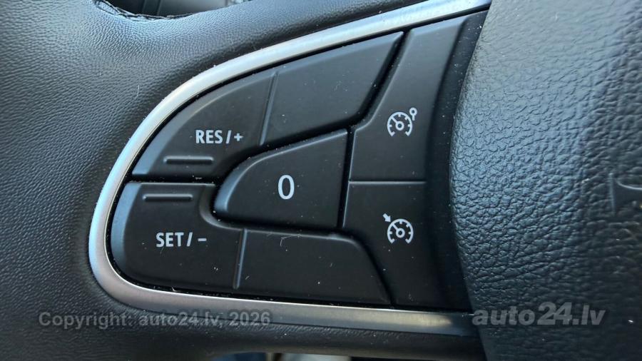 White Renault Megane 2023 in Tallinn, with an engine capacity of 1.30 L and mileage of 45 thousand km for 15490 €, photo 21 on AUTOMOTO.COM.LV