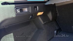 White Renault Megane 2023 in Tallinn, with an engine capacity of 1.30 L and mileage of 45 thousand km for 15490 €, photo 26 on AUTOMOTO.COM.LV