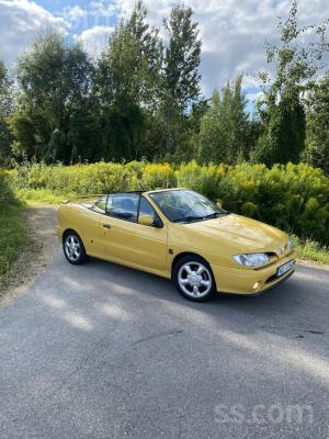 Yellow Renault Megane 1998 in Riga, with an engine capacity of 2.00 L and mileage of 204 thousand km for 4125 €, photo 4 on AUTOMOTO.COM.LV