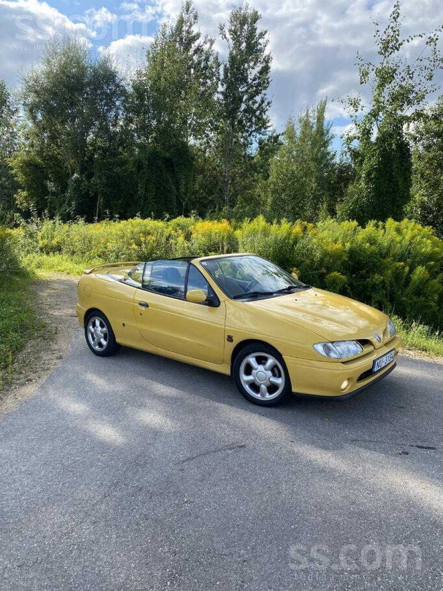 Yellow Renault Megane 1998 in Riga, with an engine capacity of 2.00 L and mileage of 204 thousand km for 4125 €, photo 4 on AUTOMOTO.COM.LV