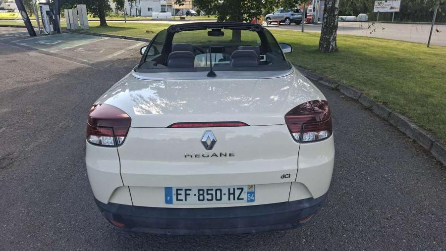Dzeltens Renault Megane 2013 Tauragė, ar dzinēja tilpumu 1.60 L un nobraukumu 250 tūkst. km par 4250 €, foto 9 vietnē AUTOMOTO.COM.LV