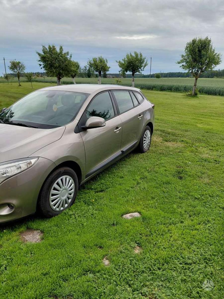 Dzeltens Renault Megane 2010 Panevēža, ar dzinēja tilpumu 1.40 L un nobraukumu 233 tūkst. km par 800 €, foto 3 vietnē AUTOMOTO.COM.LV
