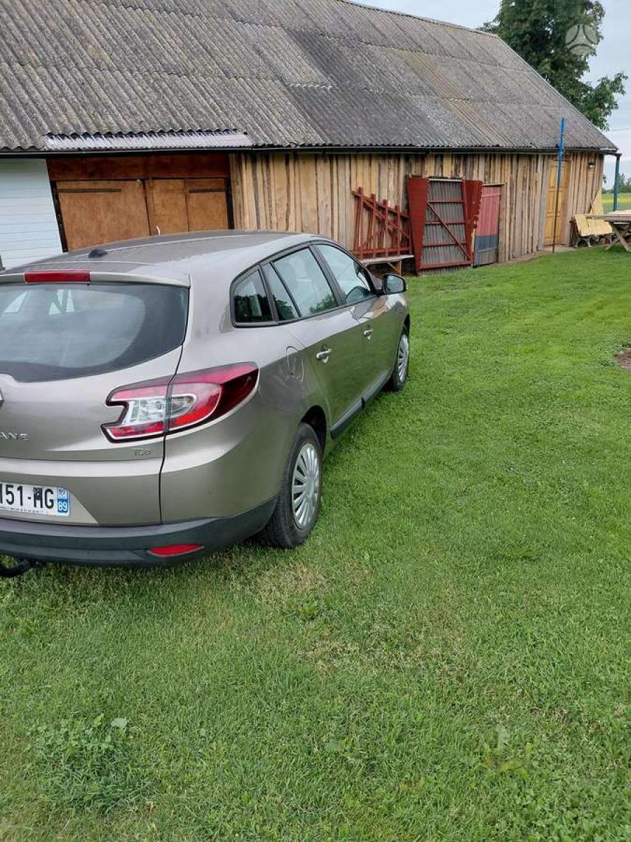 Dzeltens Renault Megane 2010 Panevēža, ar dzinēja tilpumu 1.40 L un nobraukumu 233 tūkst. km par 800 €, foto 5 vietnē AUTOMOTO.COM.LV