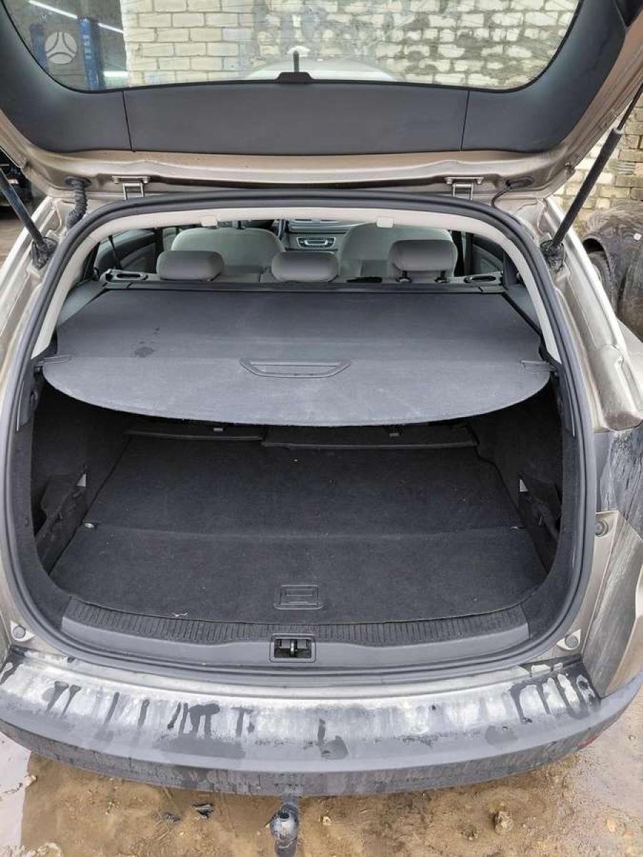 Dzeltens Renault Megane 2010 Panevēža, ar dzinēja tilpumu 1.40 L un nobraukumu 233 tūkst. km par 800 €, foto 6 vietnē AUTOMOTO.COM.LV