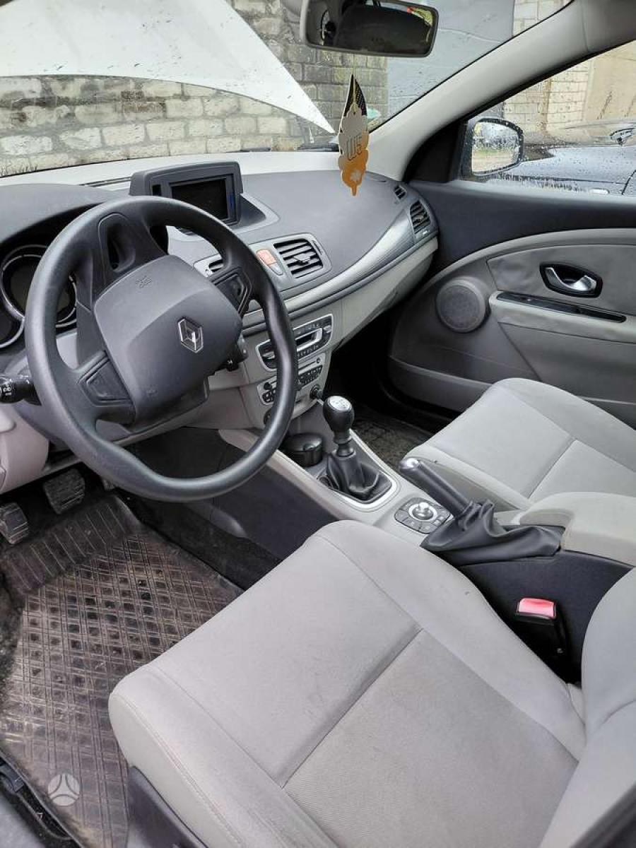 Dzeltens Renault Megane 2010 Panevēža, ar dzinēja tilpumu 1.40 L un nobraukumu 233 tūkst. km par 800 €, foto 8 vietnē AUTOMOTO.COM.LV