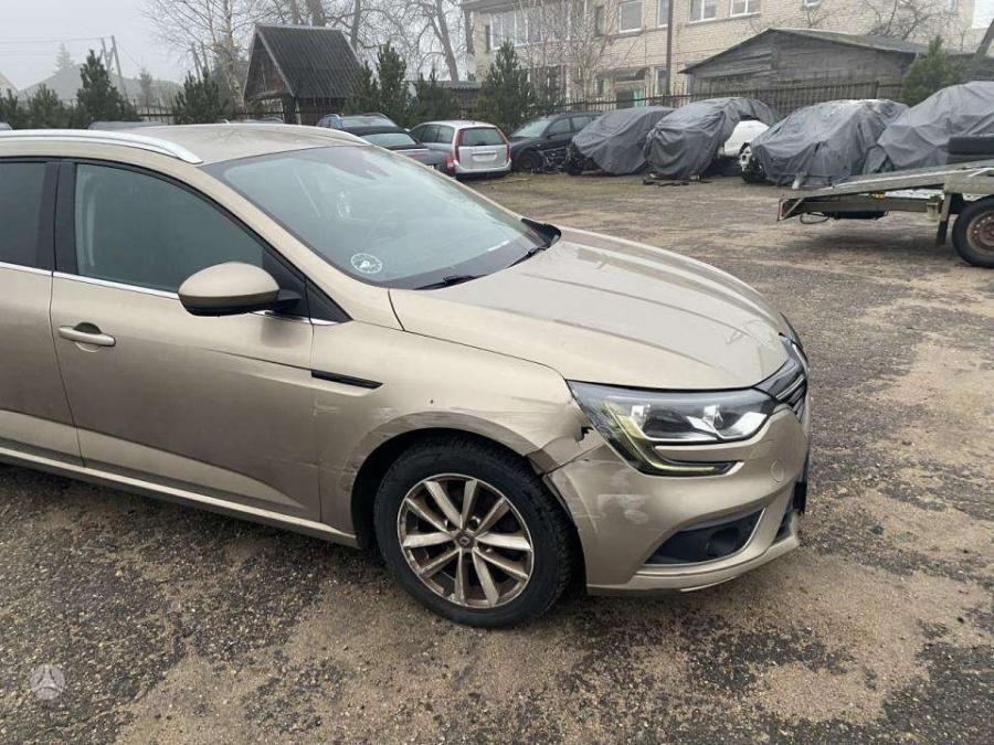 Yellow Renault Megane 2016 in Radviliskis, with an engine capacity of 1.46 L and mileage of 0 thousand km for 3950 €, photo 5 on AUTOMOTO.COM.LV
