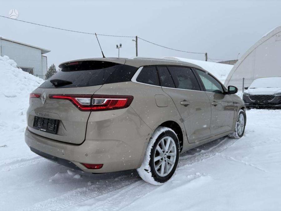 Yellow Renault Megane 2016 in Radviliskis, with an engine capacity of 1.46 L and mileage of 0 thousand km for 4250 €, photo 3 on AUTOMOTO.COM.LV