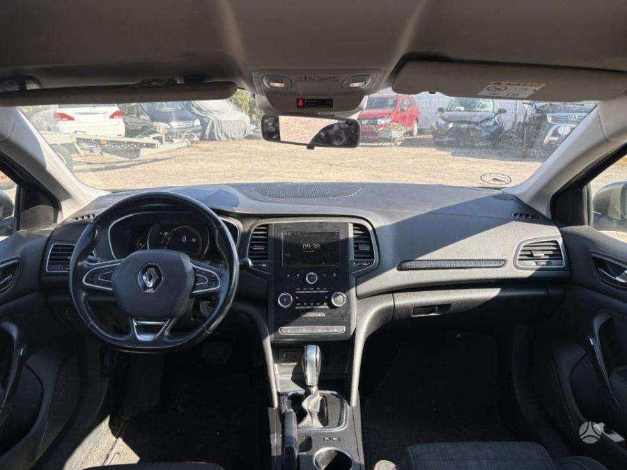Yellow Renault Megane 2016 in Radviliskis, with an engine capacity of 1.46 L and mileage of 0 thousand km for 3750 €, photo 13 on AUTOMOTO.COM.LV