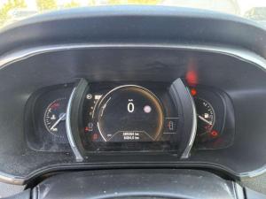 Yellow Renault Megane 2016 in Radviliskis, with an engine capacity of 1.46 L and mileage of 0 thousand km for 3750 €, photo 16 on AUTOMOTO.COM.LV