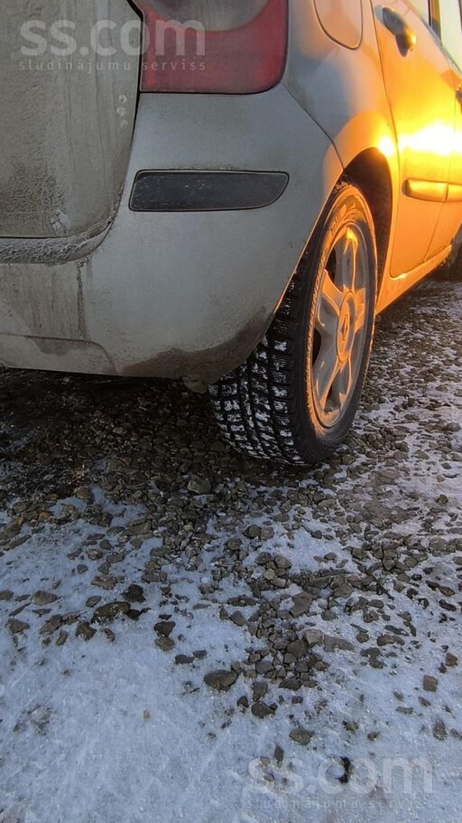 Grey Renault Modus 2005 in Valmiera, with an engine capacity of 1.50 L and mileage of 224 thousand km for 1500 €, photo 3 on AUTOMOTO.COM.LV
