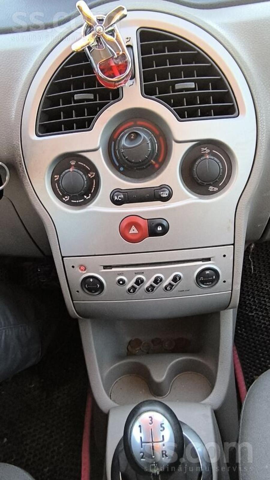 Grey Renault Modus 2005 in Valmiera, with an engine capacity of 1.50 L and mileage of 224 thousand km for 1500 €, photo 6 on AUTOMOTO.COM.LV