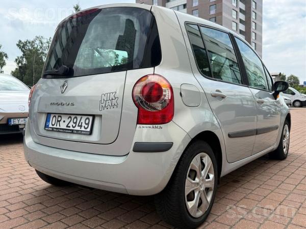 Pelēks Renault Modus 2005 Rīga, ar dzinēja tilpumu 1.60 L un nobraukumu 0 tūkst. km par 2400 €, foto 6 vietnē AUTOMOTO.COM.LV