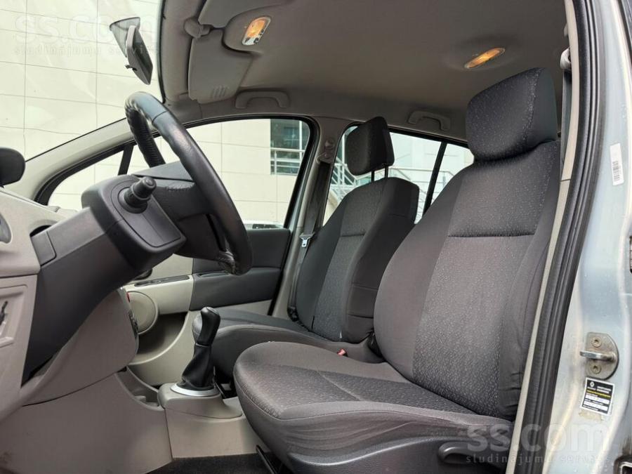 Pelēks Renault Modus 2005 Rīga, ar dzinēja tilpumu 1.60 L un nobraukumu 0 tūkst. km par 2400 €, foto 9 vietnē AUTOMOTO.COM.LV