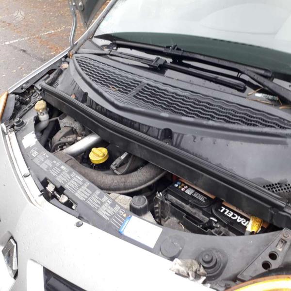 Pelēks Renault Modus 2006 Visaginas, ar dzinēja tilpumu 1.46 L un nobraukumu 305 tūkst. km par 1250 €, foto 11 vietnē AUTOMOTO.COM.LV
