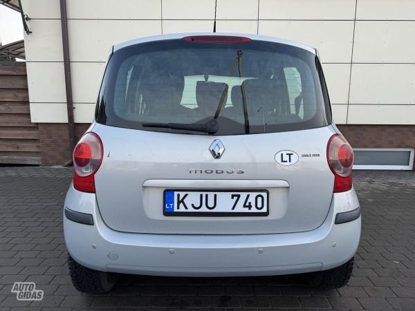 Grey Renault Modus 2006 in Kretinga, with an engine capacity of 1.60 L and mileage of 178 thousand km for 1495 €, photo 8 on AUTOMOTO.COM.LV