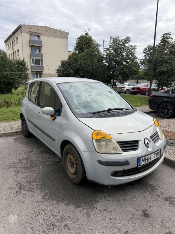 Grey Renault Modus 2007 in Kaunas, with an engine capacity of 1.15 L and mileage of 200 thousand km for 599 €, photo 2 on AUTOMOTO.COM.LV