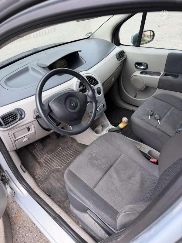 Grey Renault Modus 2007 in Kaunas, with an engine capacity of 1.15 L and mileage of 200 thousand km for 599 €, photo 8 on AUTOMOTO.COM.LV