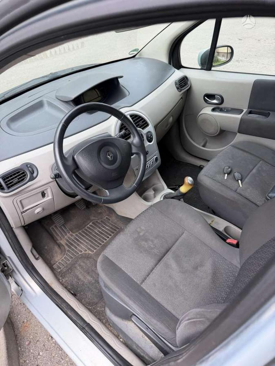 Grey Renault Modus 2007 in Kaunas, with an engine capacity of 1.15 L and mileage of 200 thousand km for 599 €, photo 9 on AUTOMOTO.COM.LV