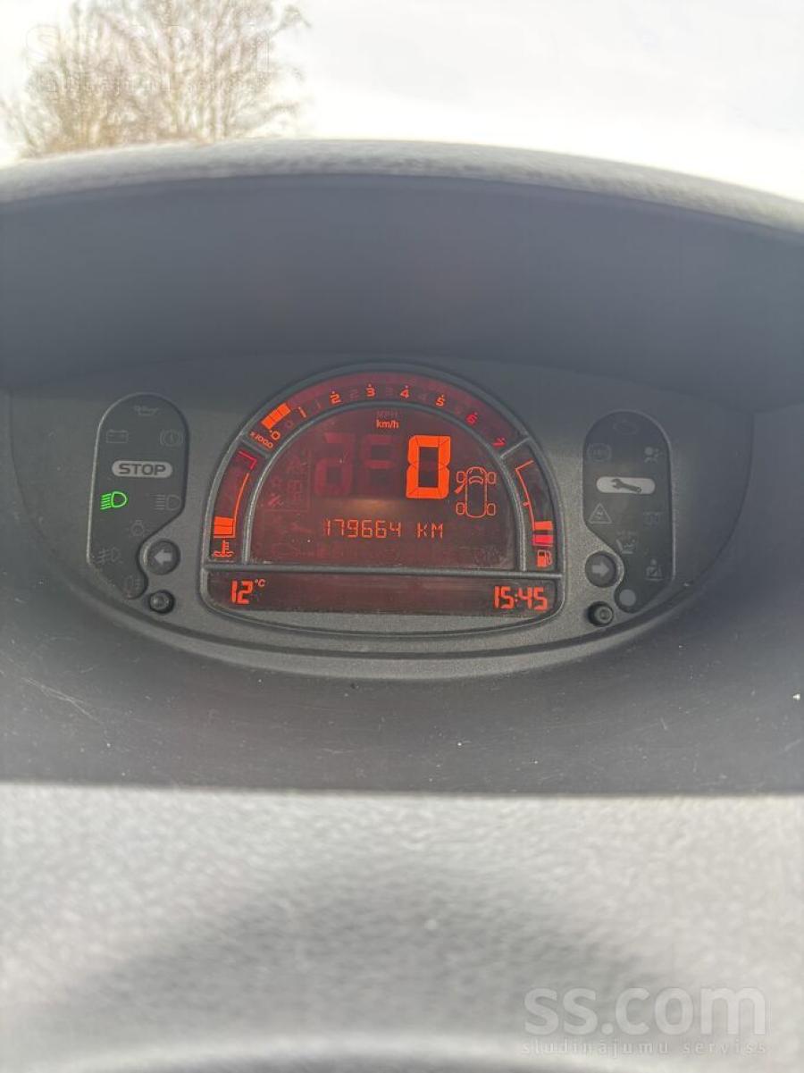 Renault Modus 2005 in Jurmala, with an engine capacity of 1.60 L and mileage of 180 thousand km for 1999 €, photo 10 on AUTOMOTO.COM.LV